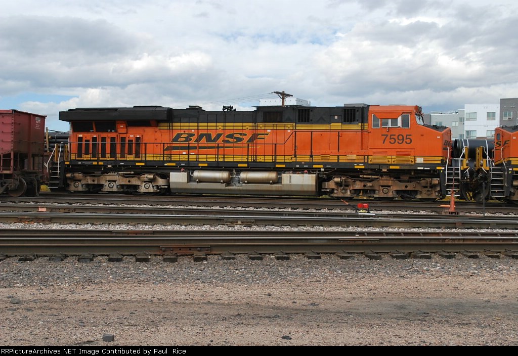 BNSF 7595